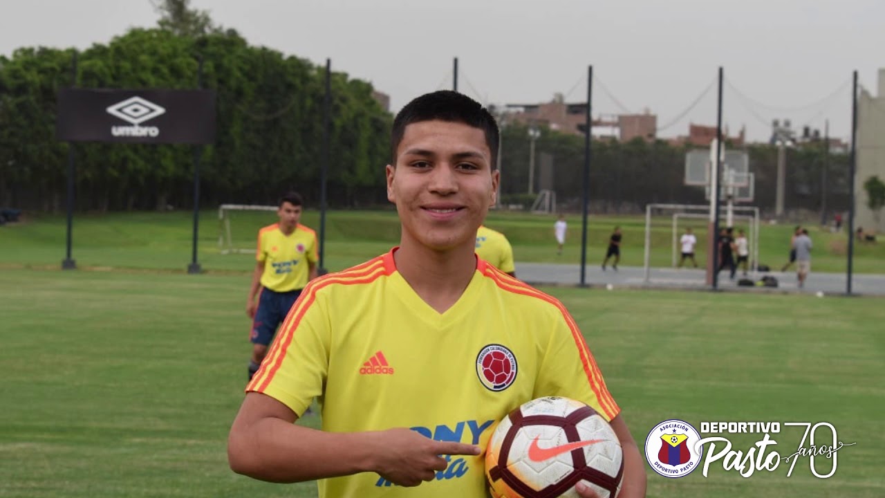 Jhoan Camilo Campaña, arriba a su casa volcánica - YouTube