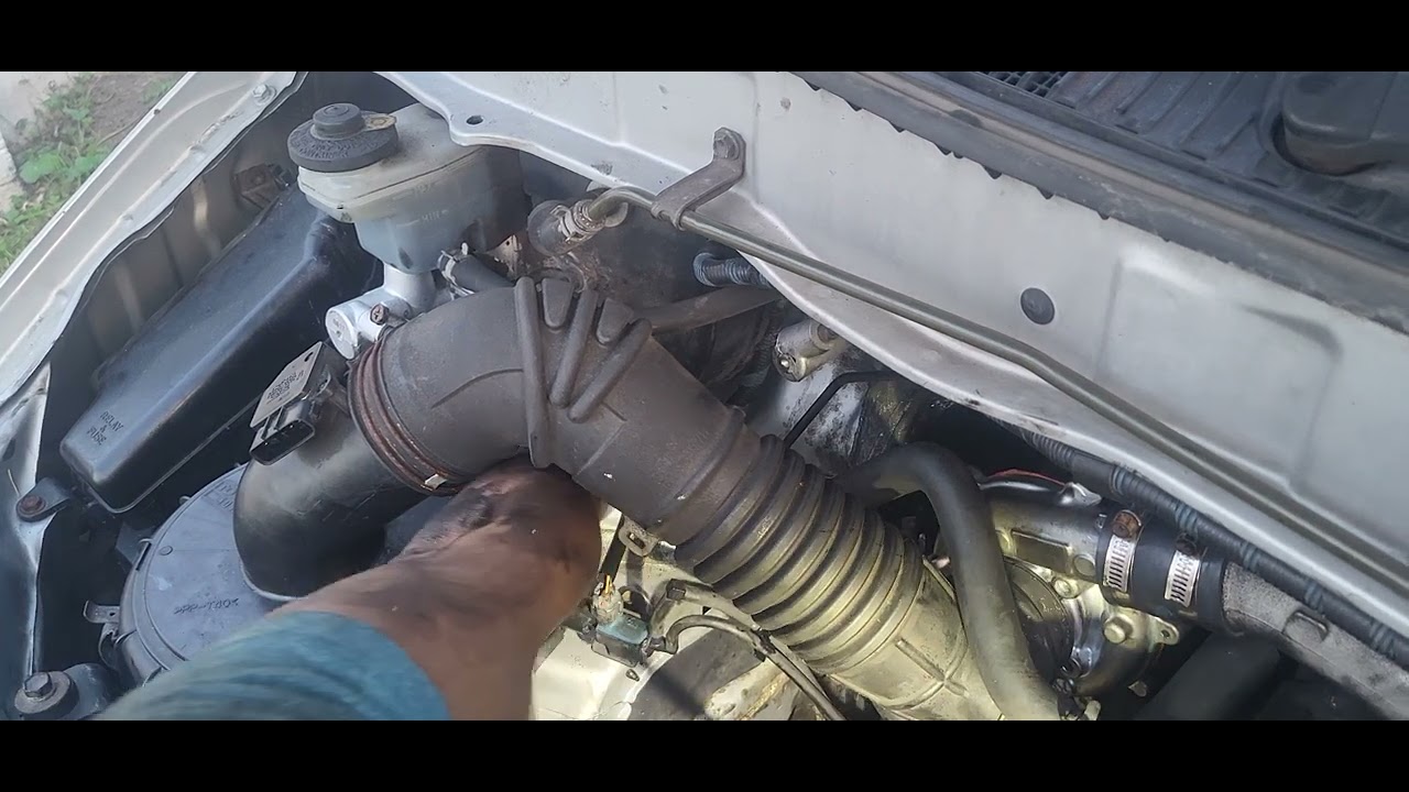 Toyota 03 Hi Ace, new turbo installation - YouTube