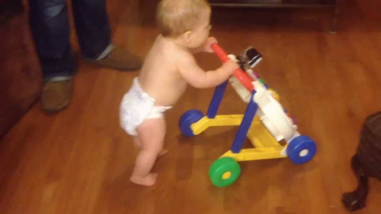 Henrietta's Diaper Walking - YouTube