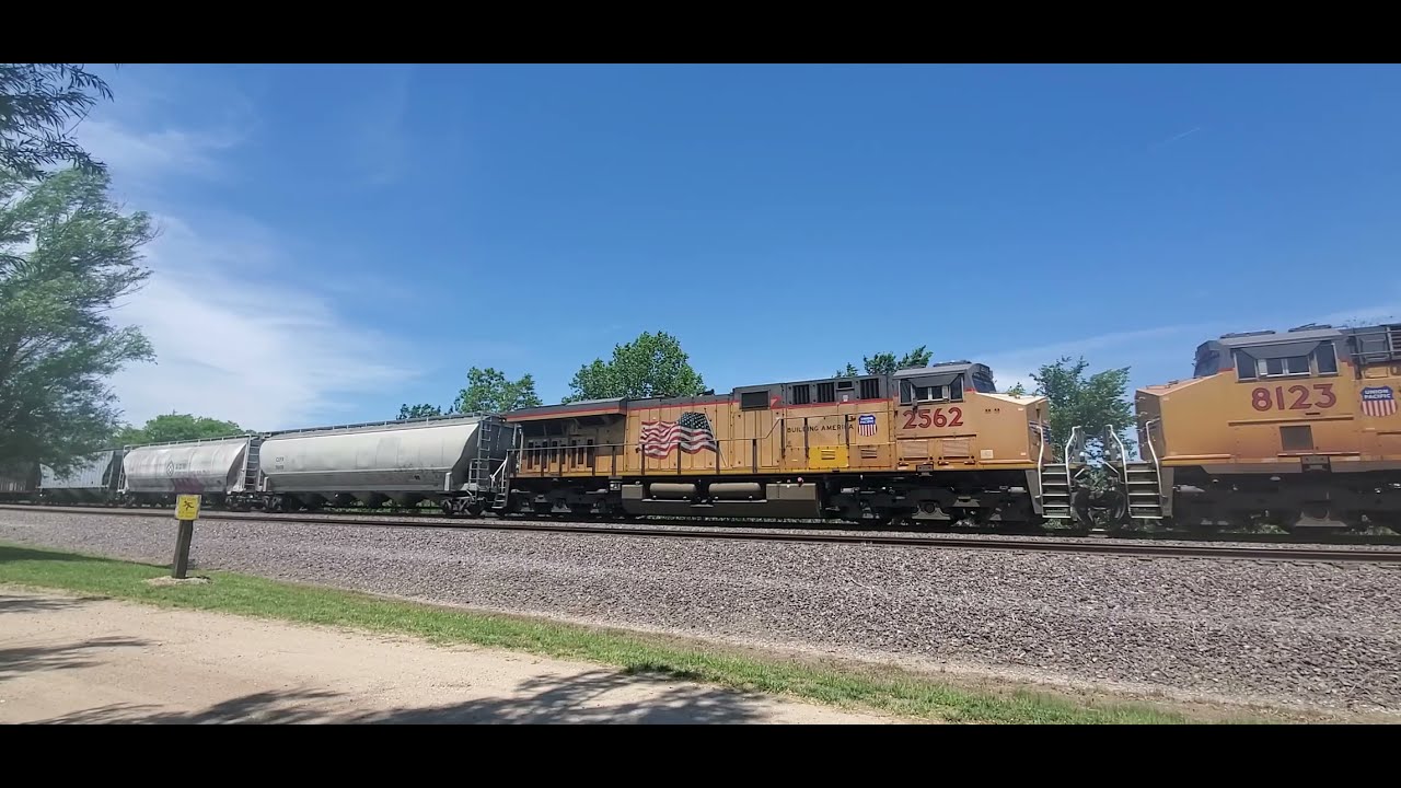 Eastbound UP 8585 & 4 DPU’s, Mixed Freight Train, UP "Topeka Sub ...