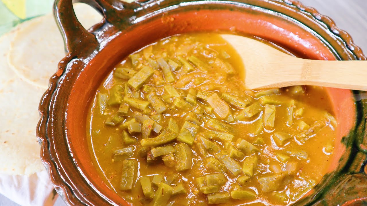 NOPALES EN SALSA DE TOMATE VERDE Y JITOMATE COMIDA MUY FACIL DE ...