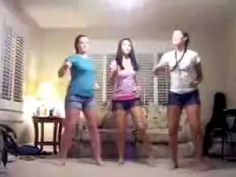 Kızların ilginç Dansı