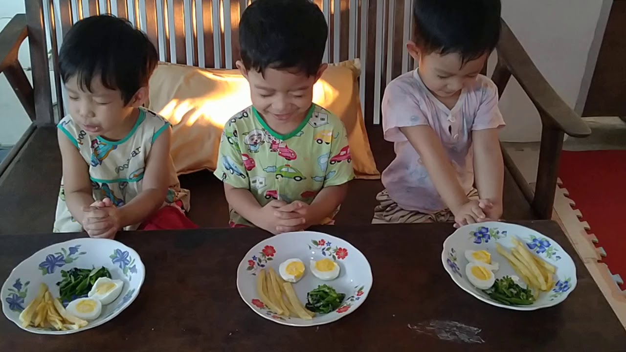Triplets food - YouTube