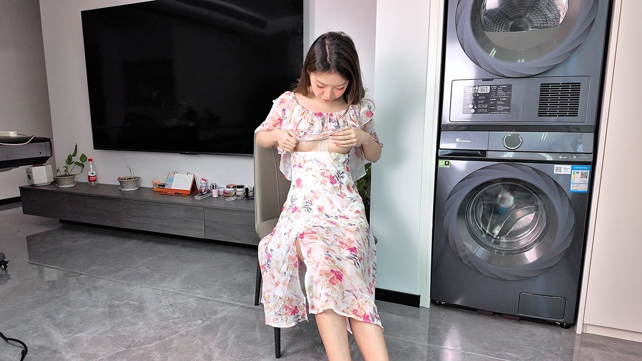 可爱大方的杨杨｜展示我们的碎花裙｜YERBAN - YouTube