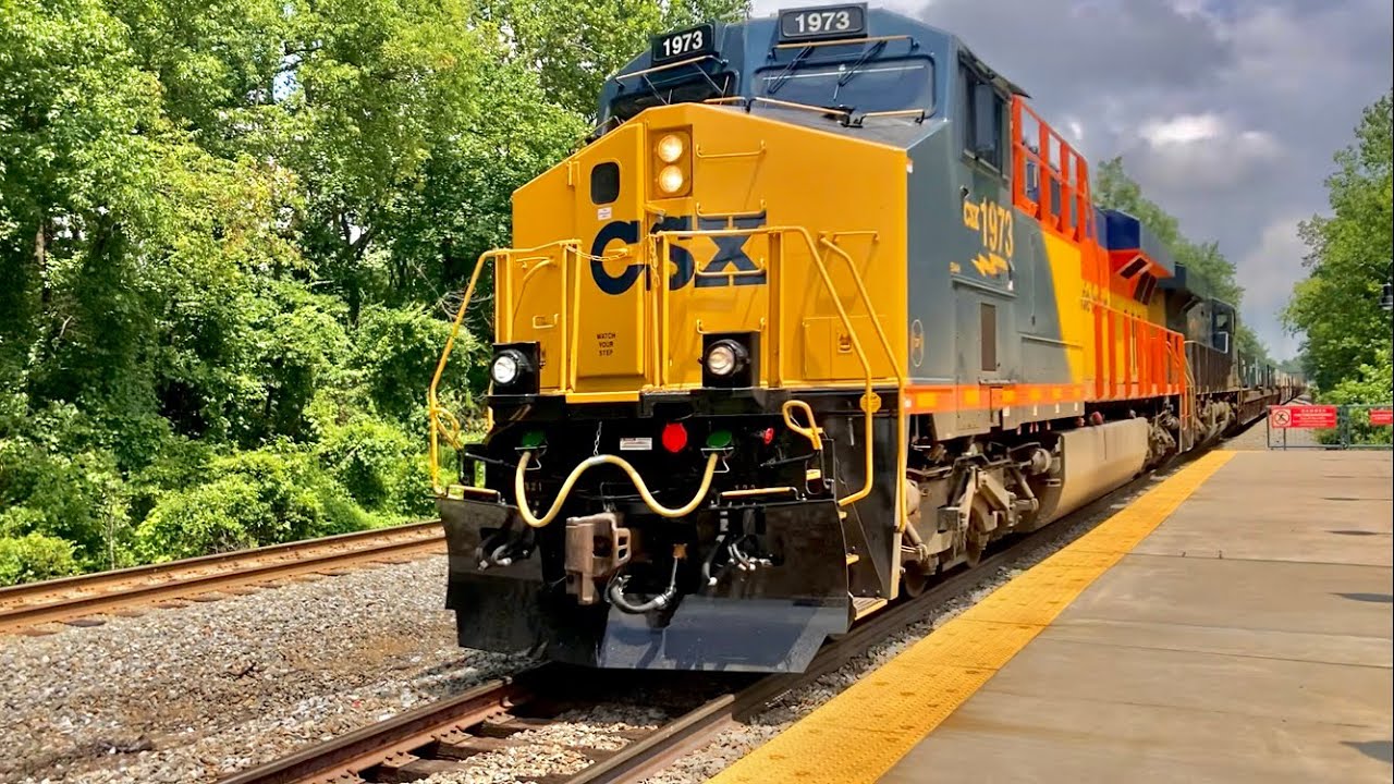 Chessie System Unit 1973 Leads CSX I031 Through Lorton - YouTube
