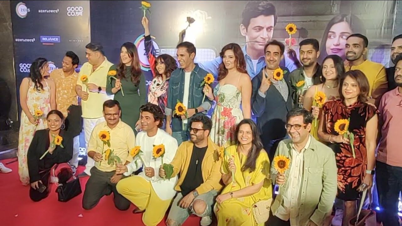 Sunil Grover Adah Sharma With Full Cast and Crew of Sunflower Season 2 ...