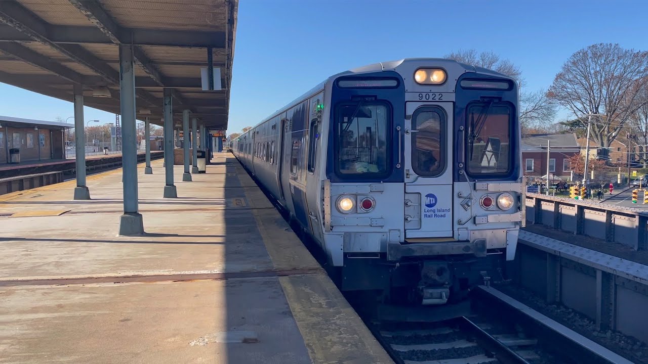 MTA LIRR: Weekend Action at Floral Park - YouTube