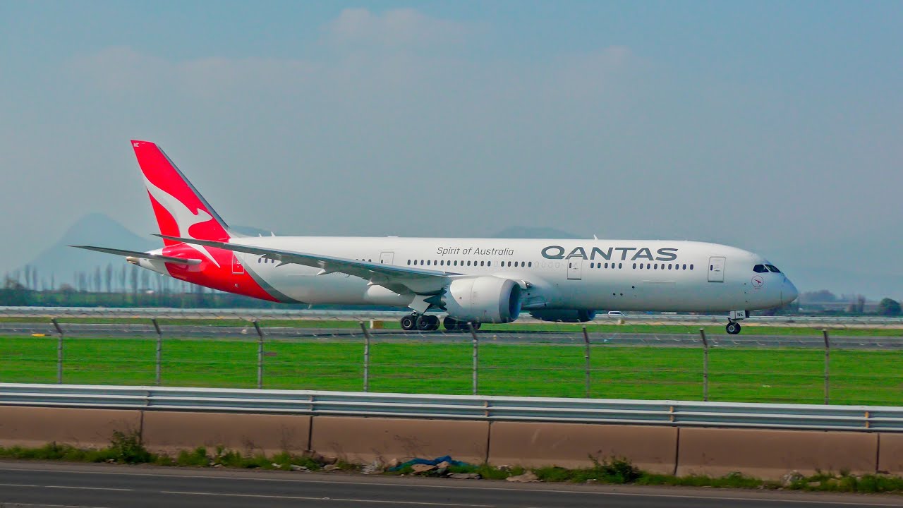 Thrilling Takeoffs: Santiago Airport's Aircraft Showcase - YouTube