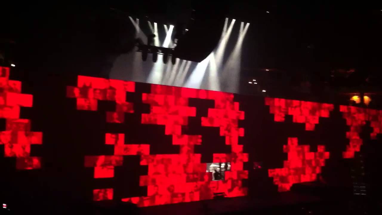 Roger Waters - The Wall Live 4 - YouTube