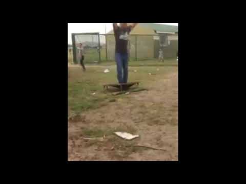 Caindo de cara no chão Meme - YouTube