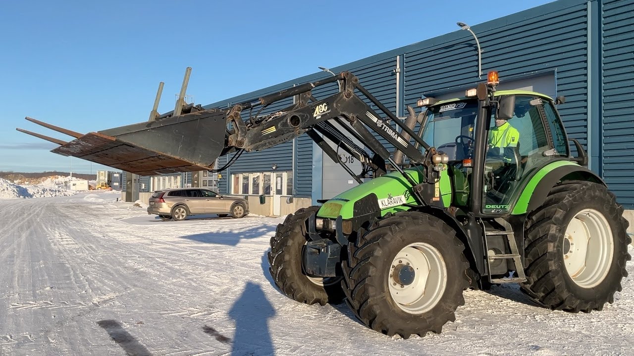 Köp Traktor Deutz-Fahr Agrotron 120 med skopa och gafflar på Klaravik ...