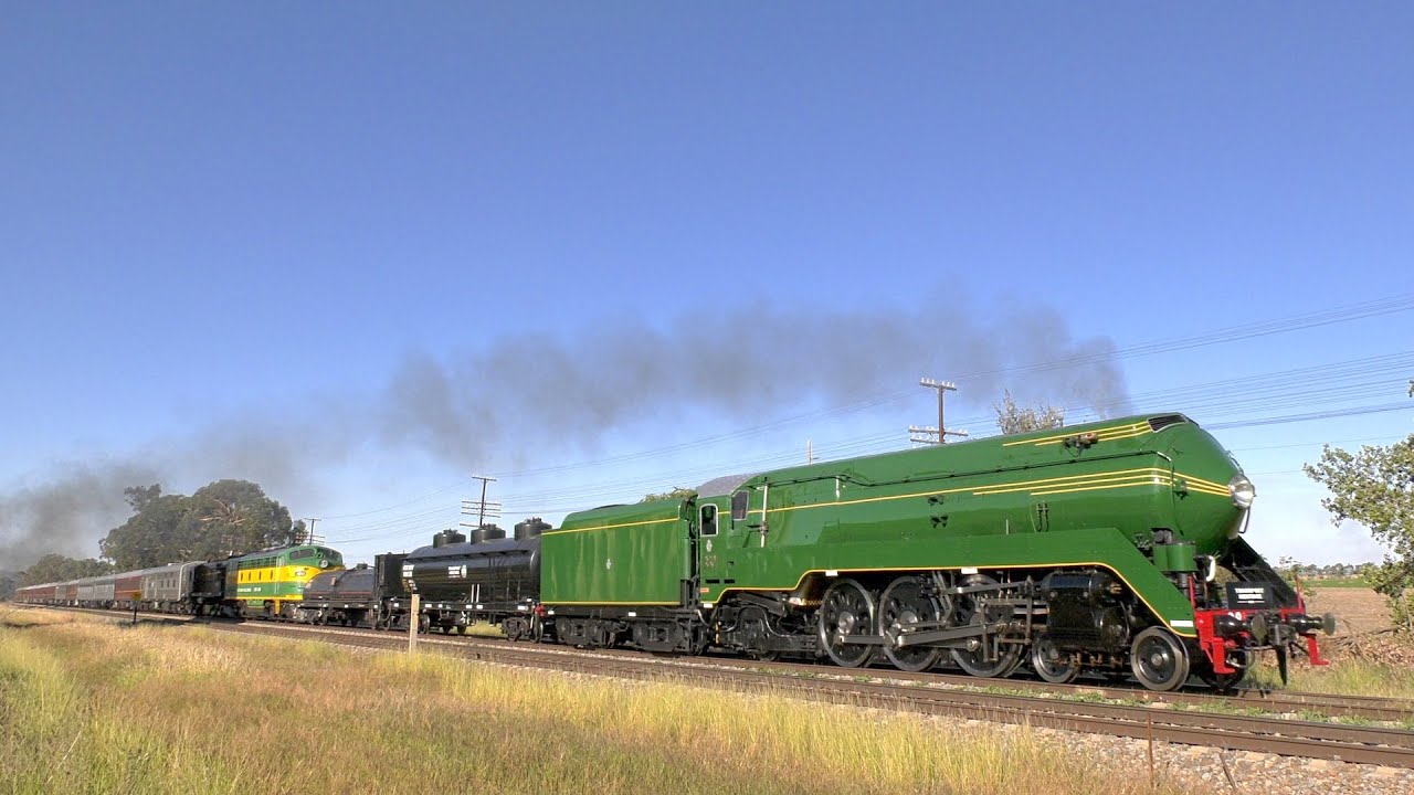 Steam Locomotive 3801 transfer to Albury - YouTube