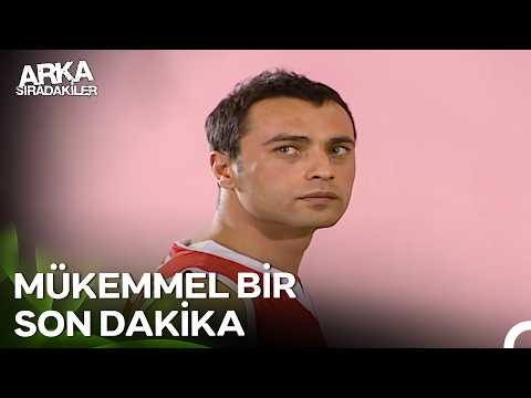Babasının ve Öğretmeninin Gözünü Kara Çıkarmadı! - Arka Sıradakiler