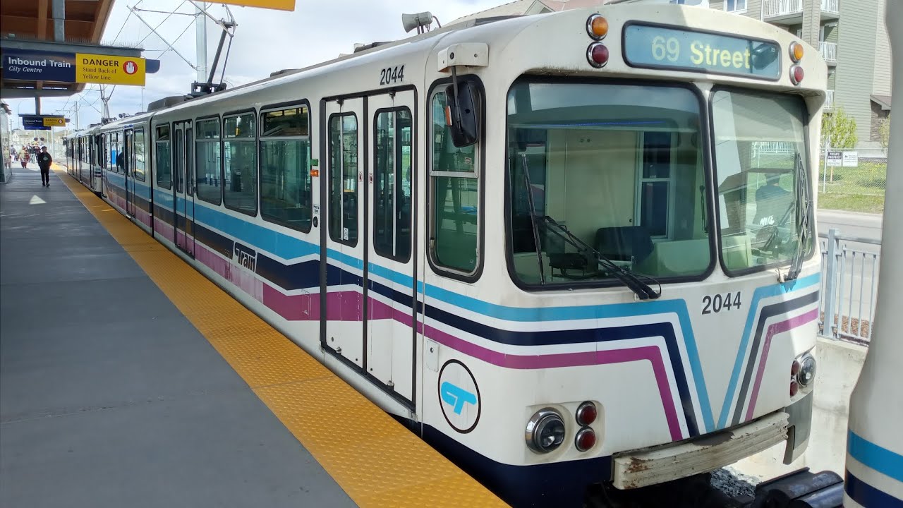 Calgary Transit #2044 Siemens U2 Blueline Saddletowne - YouTube