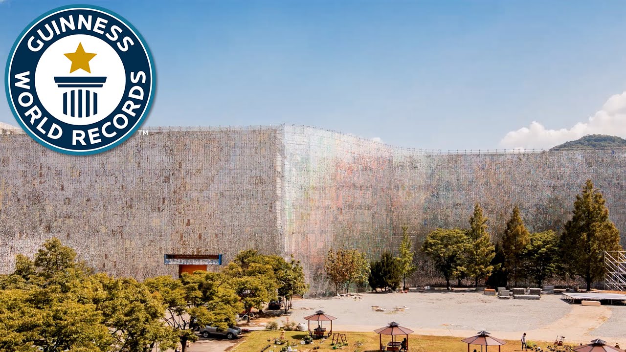 Largest display of compact discs - Guinness World Records - YouTube