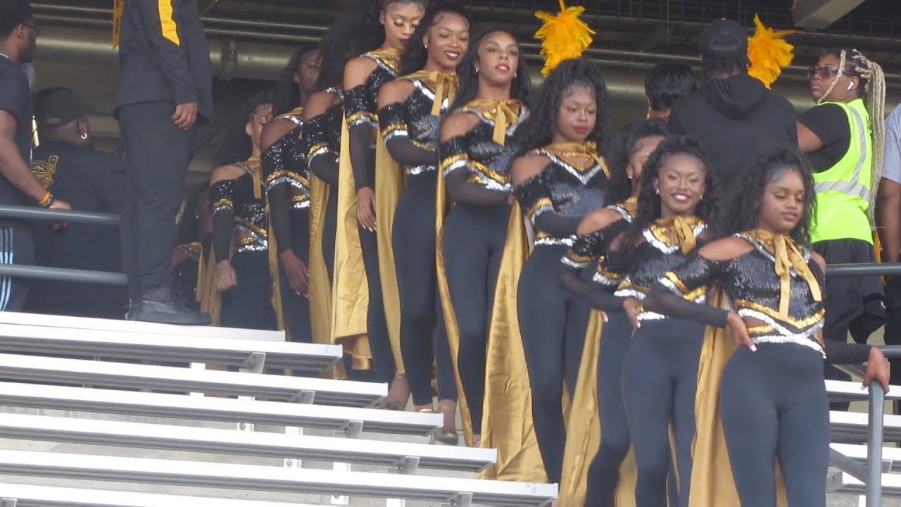 Alabama State University Mighty Marching Hornets Band Marching Into ...