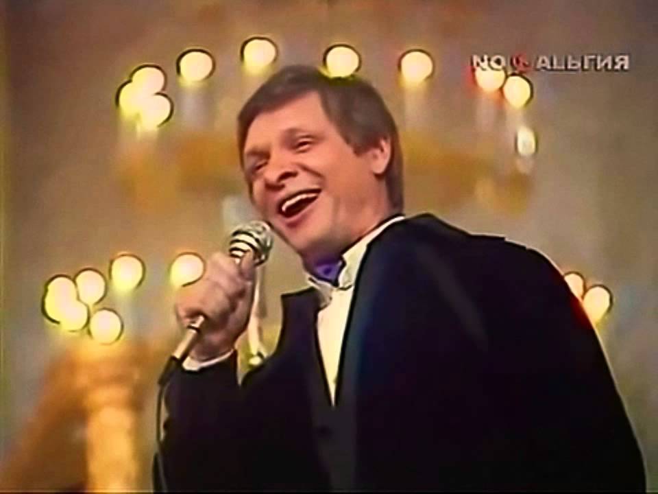 :: Eduard Khil - Live performance Trololo in HD! (1984) :: - YouTube