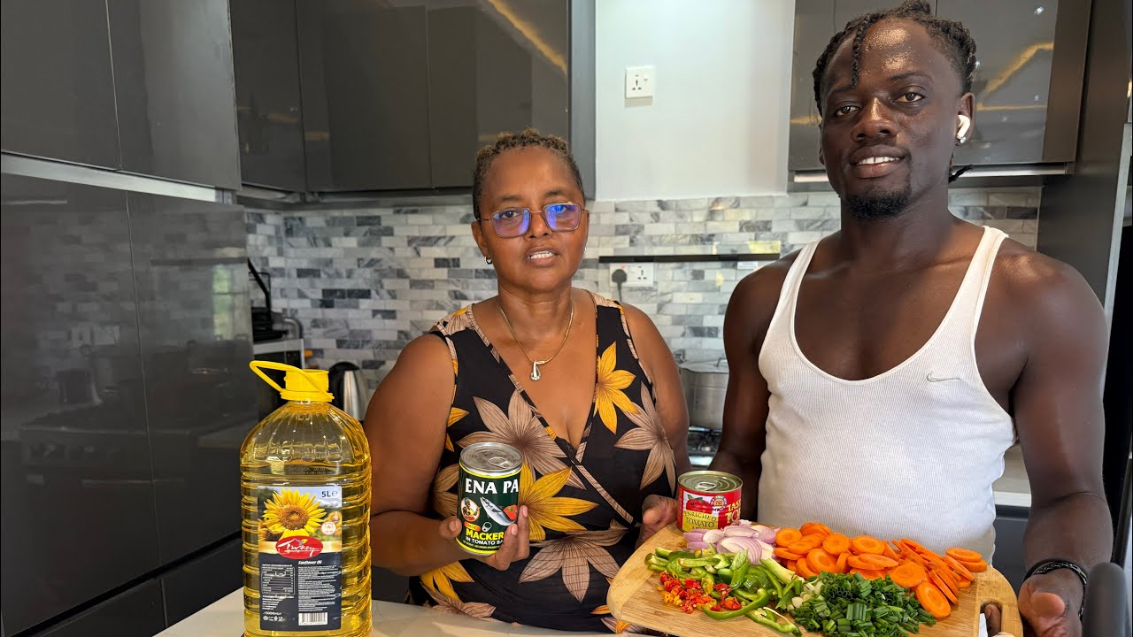 New Home:cooking delicious Ghanaians meal, cabbage stew with rice 🍚 ‼️ ...