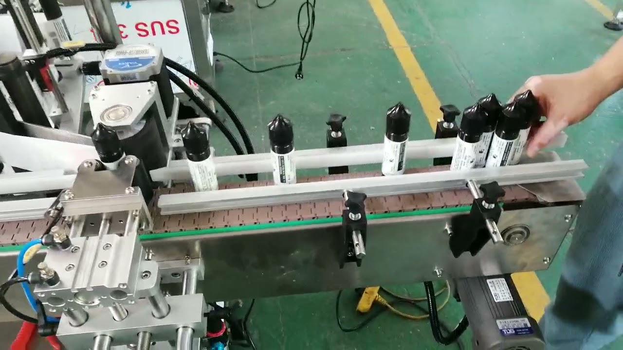 Automatic plastic bottle e-liquid sticker orientation labeling machine ...