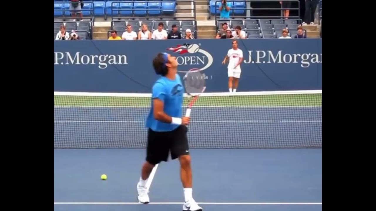 Roger Federer smash practice #RogerFederer #TennisPlayer - YouTube
