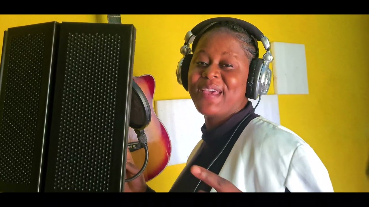 charon Rose en attendant le clip session studio - YouTube