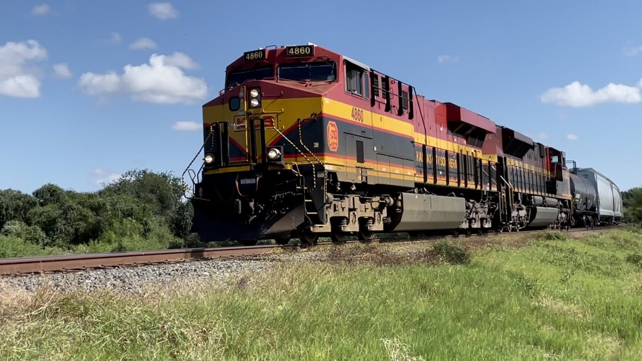 KCS 4860 ES44AC & 4024 SD70ACE Lead Manifest - YouTube