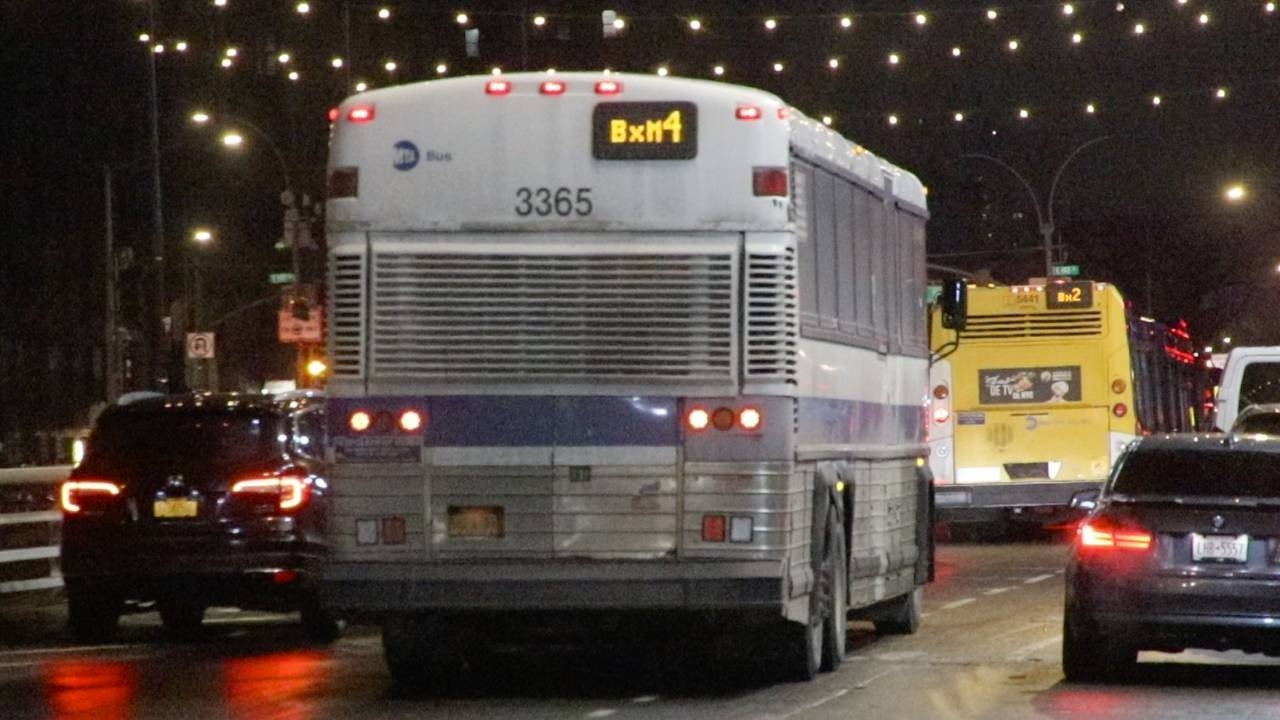 MTA Bus Company: 2007 MCI D4500CL #3365 on the BxM4 at Grand Concourse ...