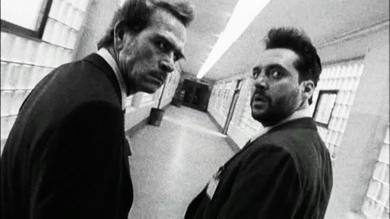 CRITIC | Extrait du Film Tueurs nés en français - YouTube