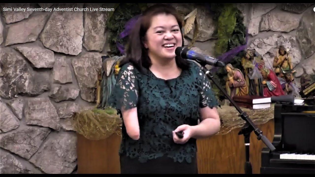 Mary Grace, Pianist Born with Only One Arm, Performs in Concert - YouTube