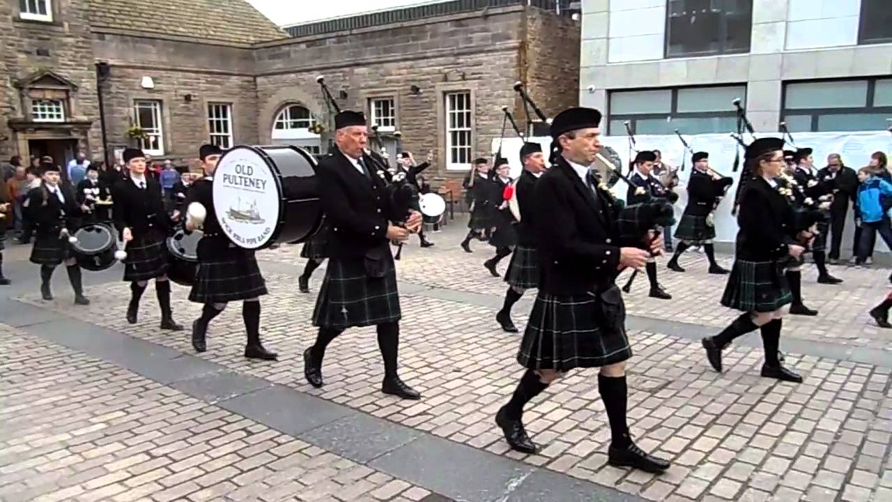 Massed Pipe Bands At Wick, Caithness - YouTube