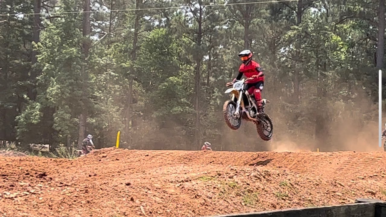 D Class racing against 11 others! First ever amateur race! The Ridge MX ...