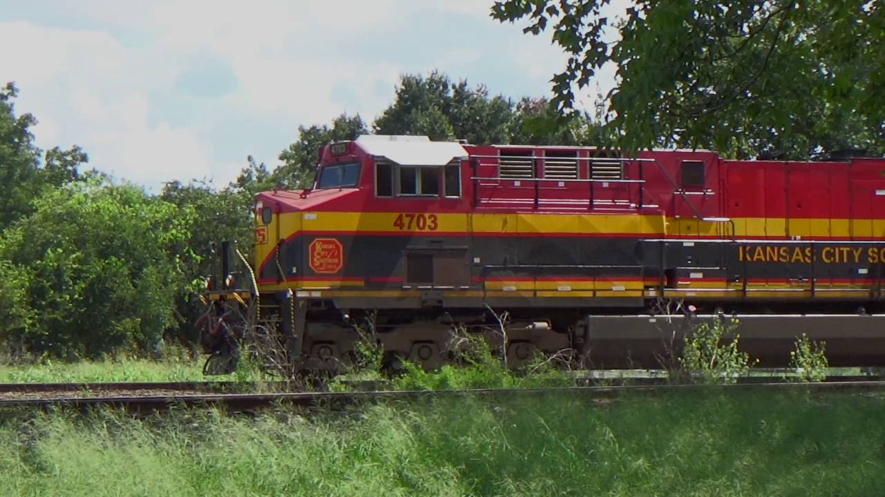 Luck | Railfanning Victoria, TX 9/12/16 feat KCS 4044 a SD70ACe With K3LA horn - YouTube
