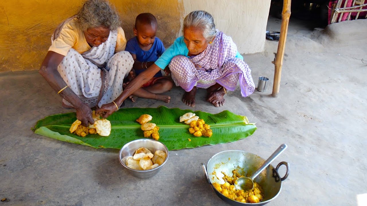 Luchi & Alur Dum recipe | How tribe grandmothers cooking fulko luchi ...
