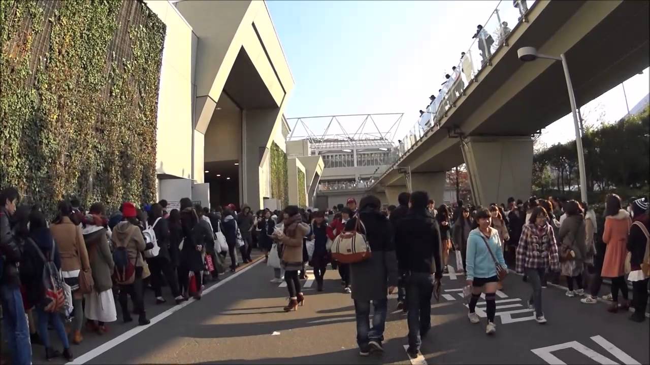 Comiket 87 (Winter 2014) Walkaround Outside of East Hall 1~6 - YouTube