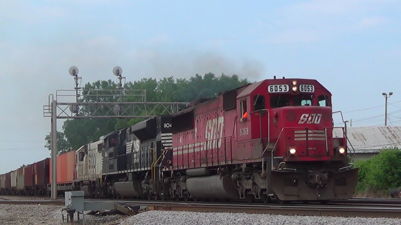 [HD] Candy Apple Crusader - SOO 6053 East, an EMD SD60 on July 4th, 2016 - YouTube