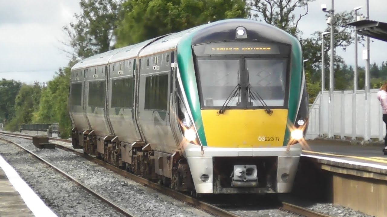 Irish Rail 22000 Class Intercity Train 22317 - Monasterevin Station ...