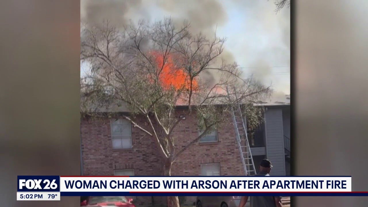 Woman charged with arson after Harris Co apartment fire - YouTube