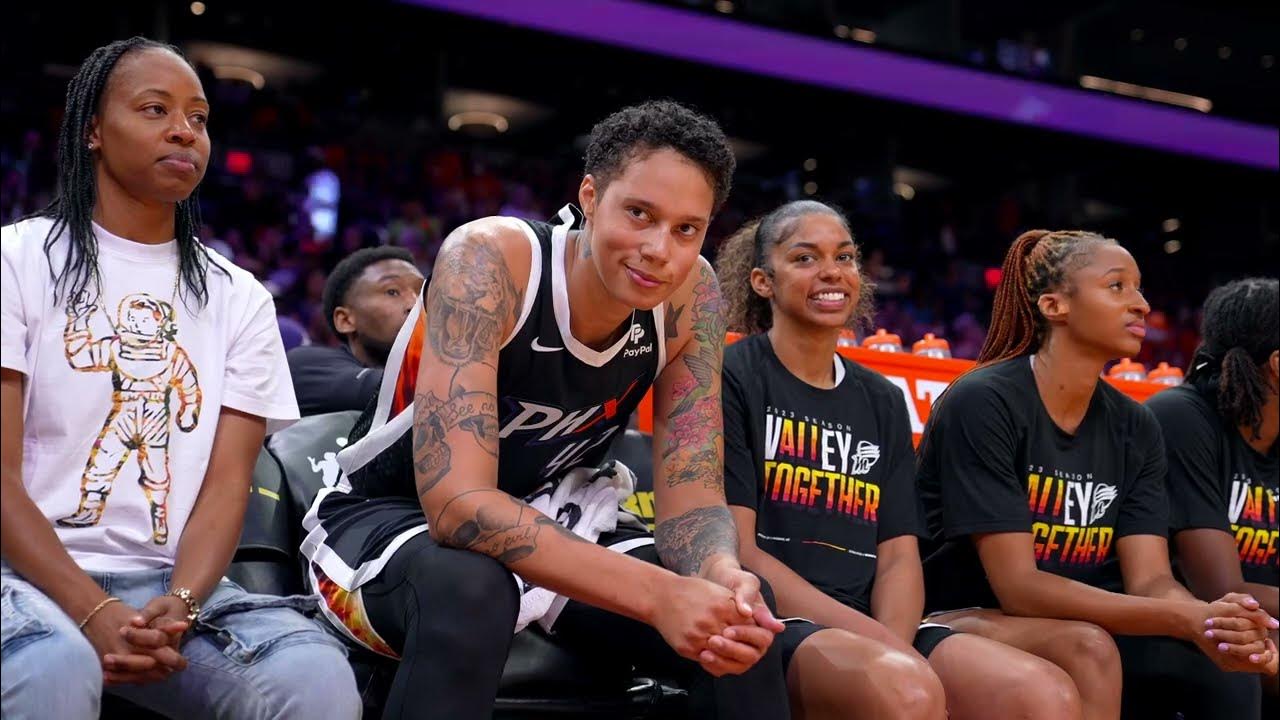 Brittney Griner Re-Signs with Phoenix - YouTube