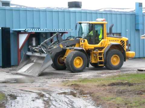 Volvo L60F - YouTube