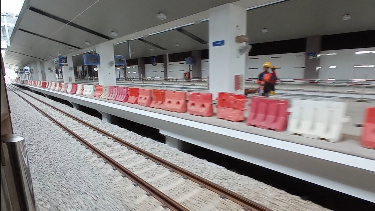 KTMB Class 25108 (Pulau Pangkor) with Ekspres Selatan 45 departing ...