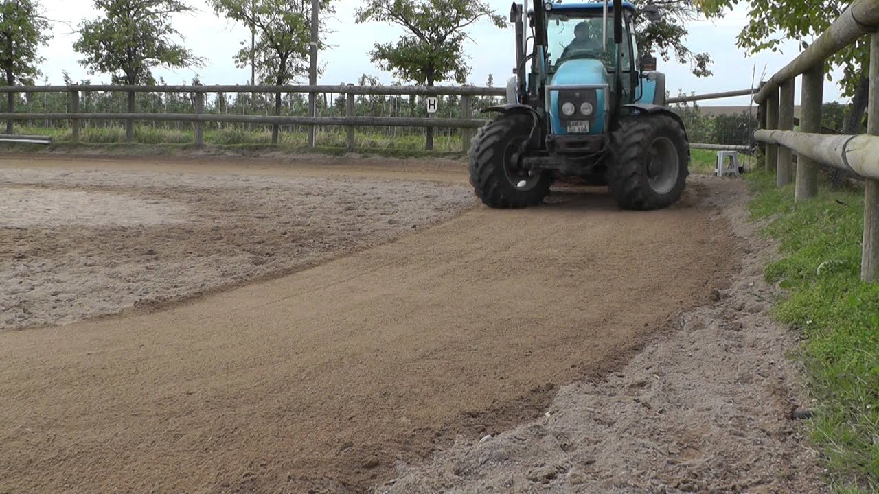 Reitplatz abziehen mit Landini Vision 95! [HD] - YouTube