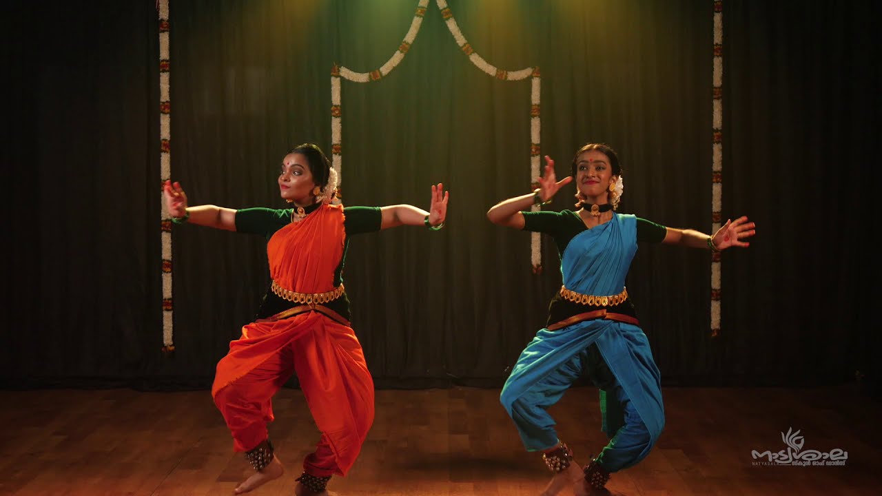 Old Malayalam Devotional Song| Ponnum Pathinettam Padi keri ...
