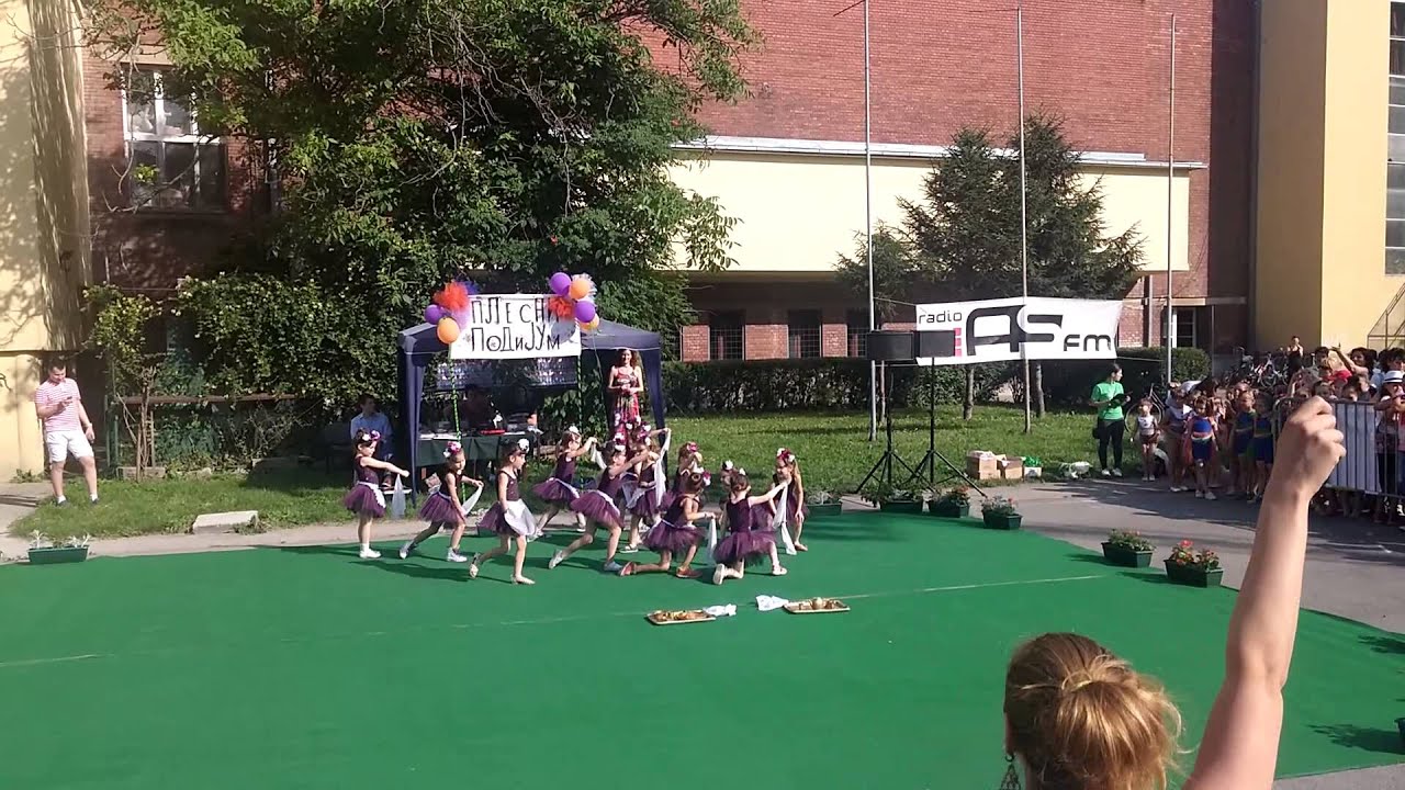 Zmajeve decije igre - YouTube