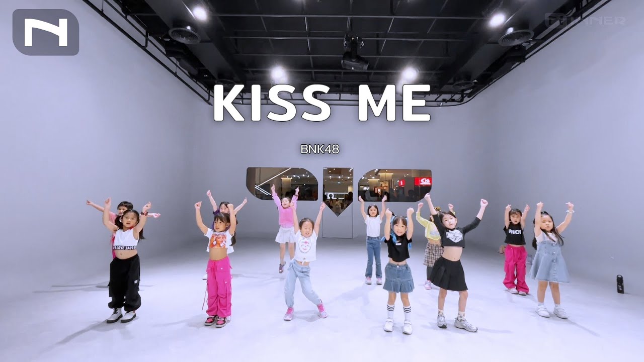 INNER KIDS │KISS ME! - BNK48 - YouTube