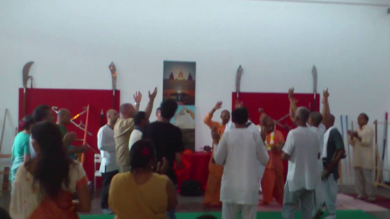 HARE KRISHNA MILANO WITH PREMA BHAKTI SWAMI AT SHAOLIN CENTER - YouTube