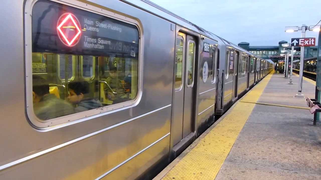 IRT Flushing Line: R62A 7 Trains at Junction Blvd-Roosevelt Ave - YouTube