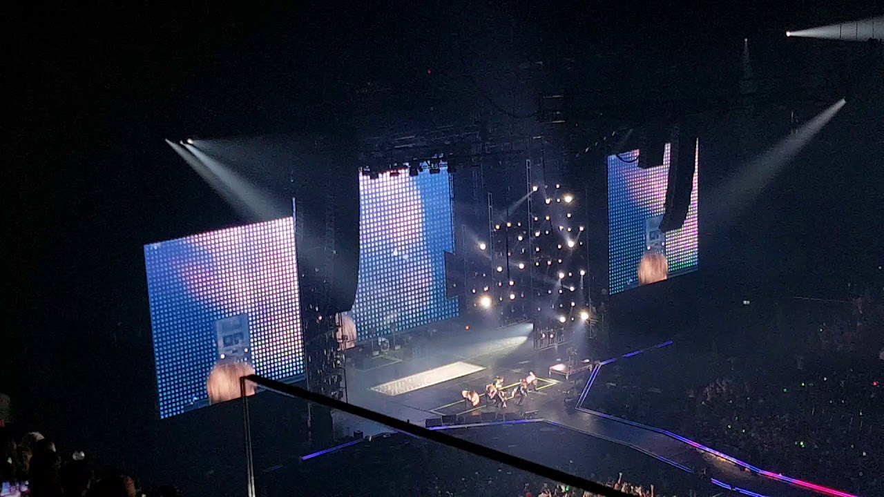 BTS concert in London - Fire + Baepsae Love Yourself Tour O2 Arena Day ...