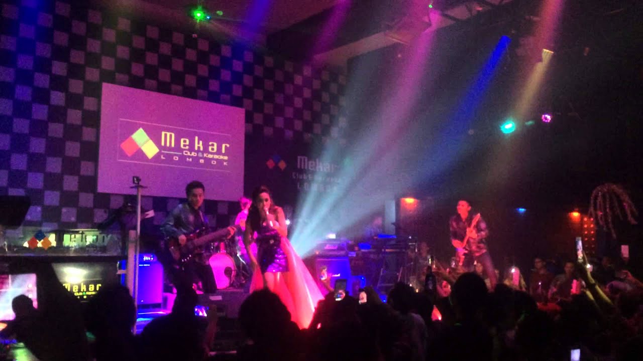 Aku Mah Apa Atuh - Cita Citata feat Q-Five band @Mekar club Lombok ...