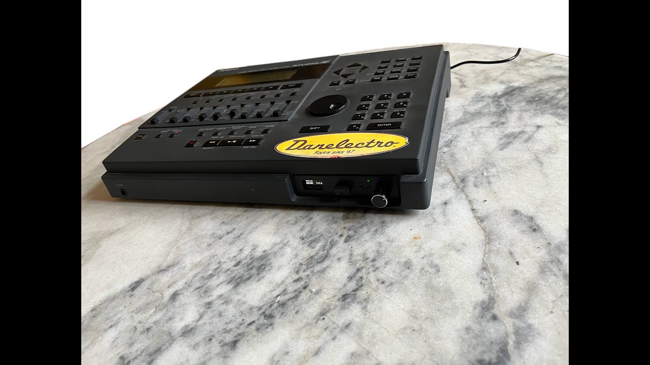 Roland MV30 with Gotek USB floppy emulator drive (FlashFloppy HxC ...