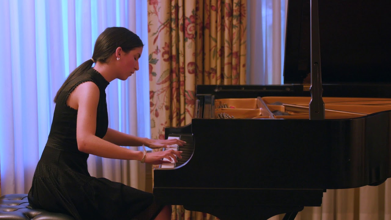 Sonya Poznansky-Chopin Nocturne - YouTube